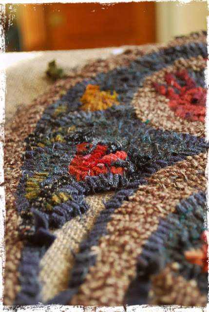 caroline d.h.: Rug Hooking Again