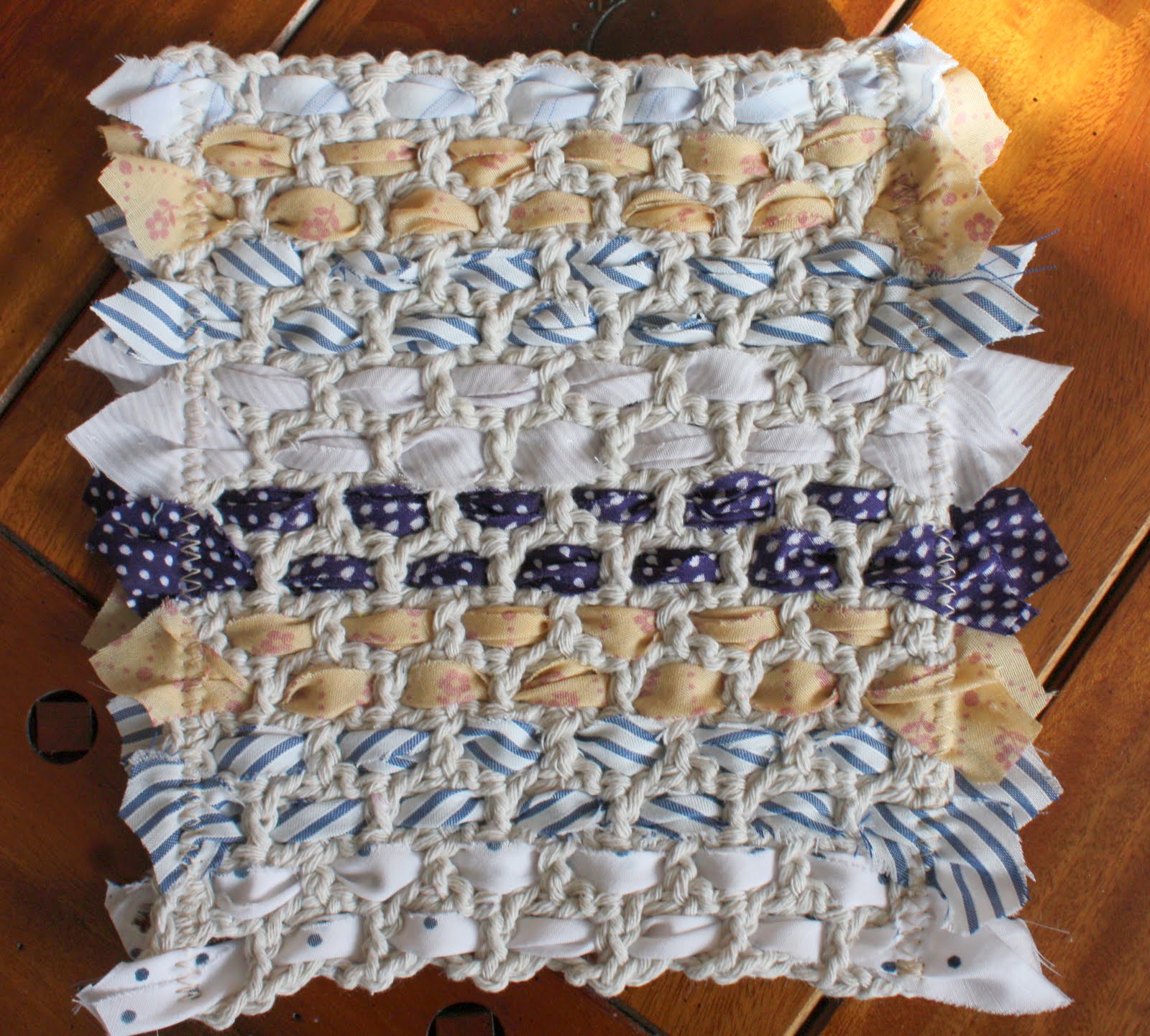 The Hebe Bee: Rag Weaving