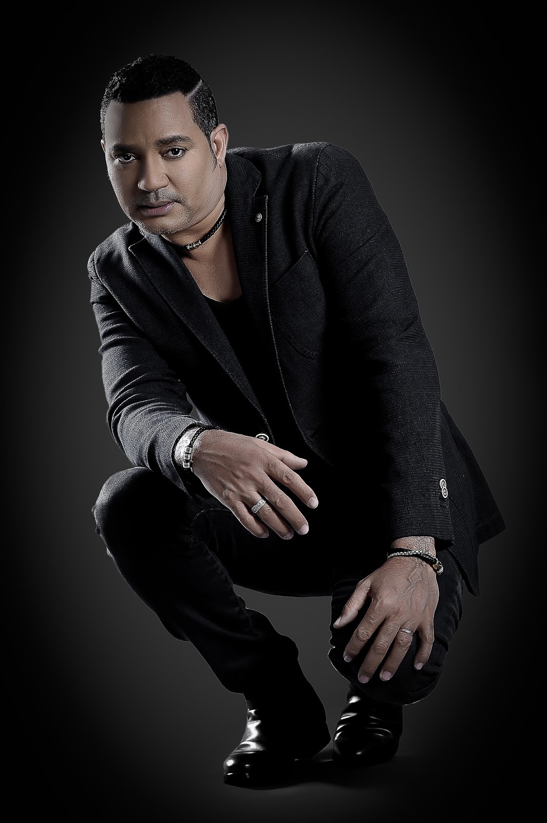 Frank Reyes lanza al mercado el corte “Lloro” ~ MAO AL DÍA E INFORMATIVO