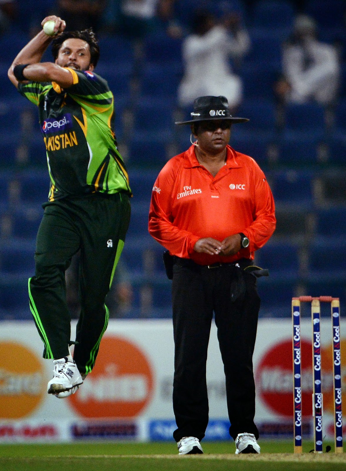 Shahid Afridi HD Wallpapers | HD Pictures of Shahid Afridi - HD Photos