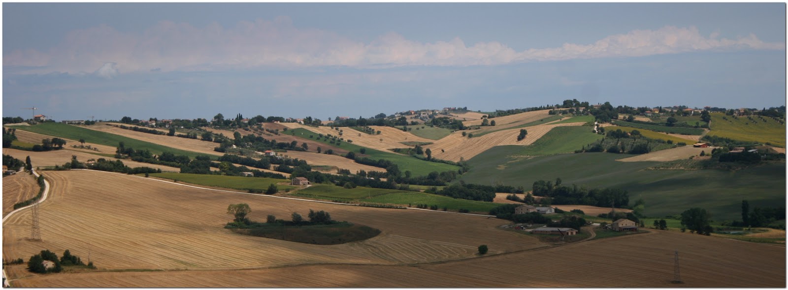 Tra Catria e Adriatico natura e storia: Poiane intorno a casa...
