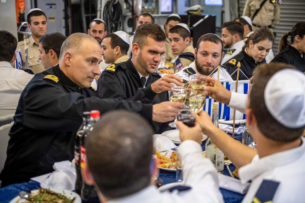 ΕΣΧΑΤΗ ΓΡΑΜΜΗ ΑΝΑΣΧΕΣΕΩΣ: Ρε έεελλλεοςςς... λέμεεε