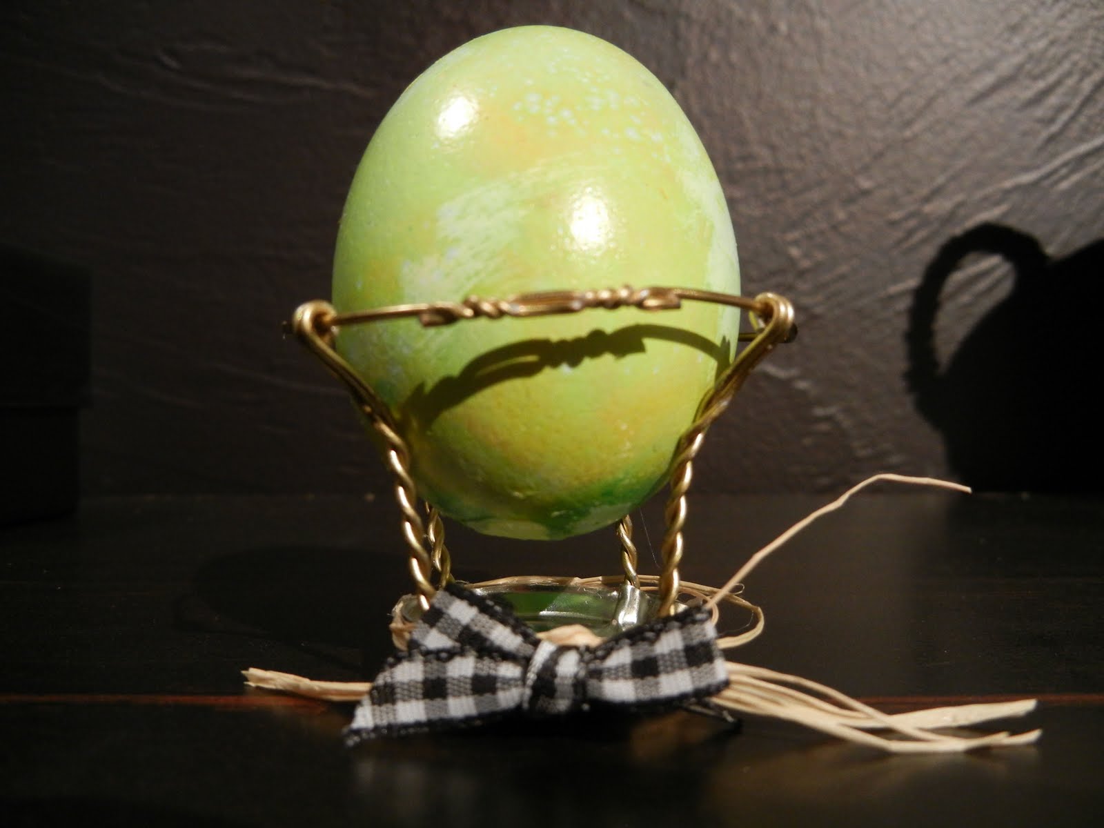 The Dainty Domestress: Break Out the Bubbly Little Egg Stands