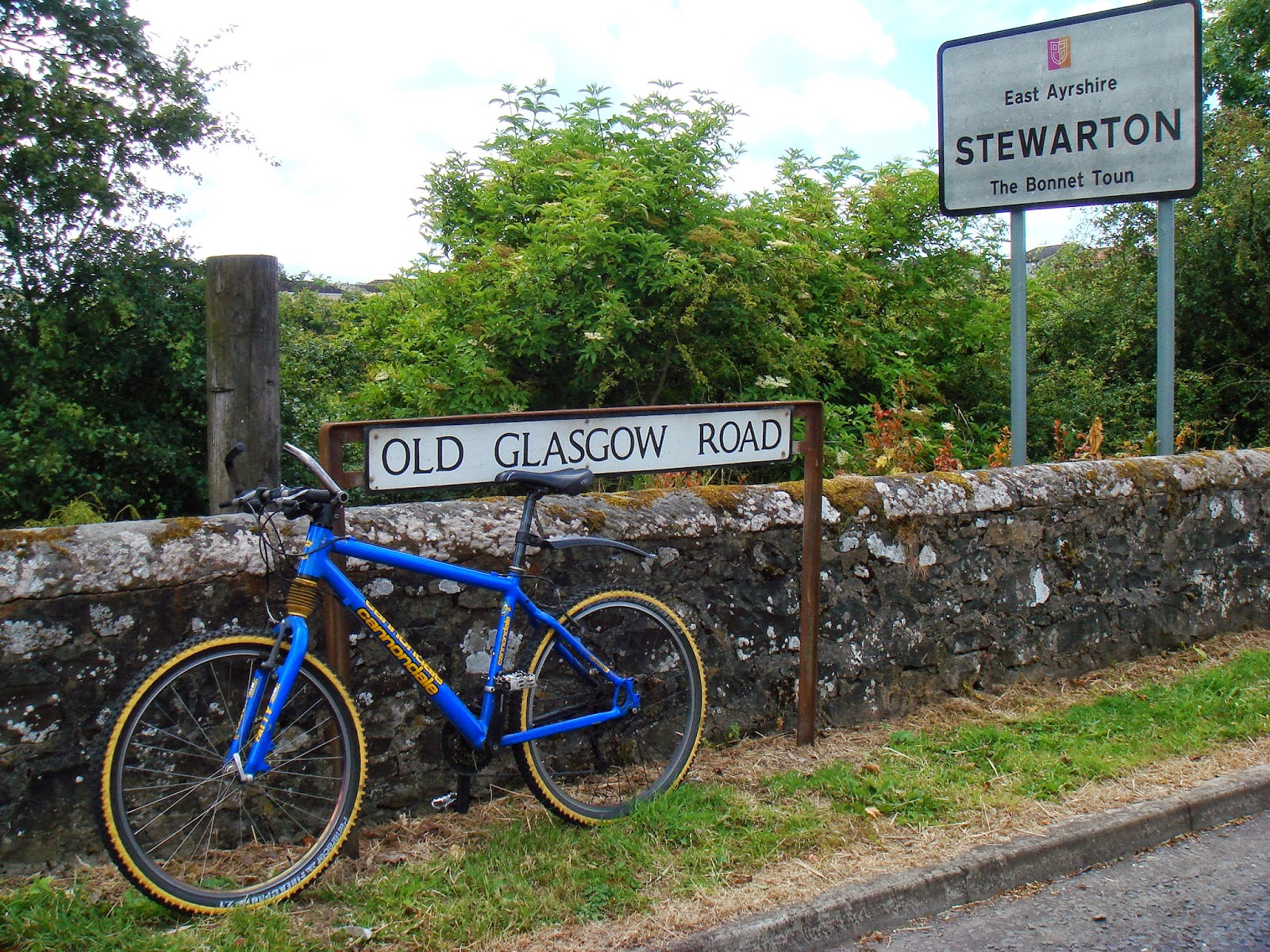 Cycling Meditations: Stewarton to Pollok Country Park via Lochend ...