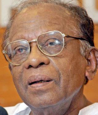 Sannu...Emotional India....: The Roaring lion....Stops ...