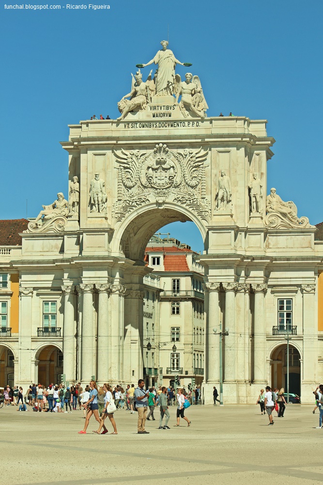 FUNCHAL: 32º38'N 16º58'W - 20ª TEMPORADA: ARCO DA RUA AUGUSTA