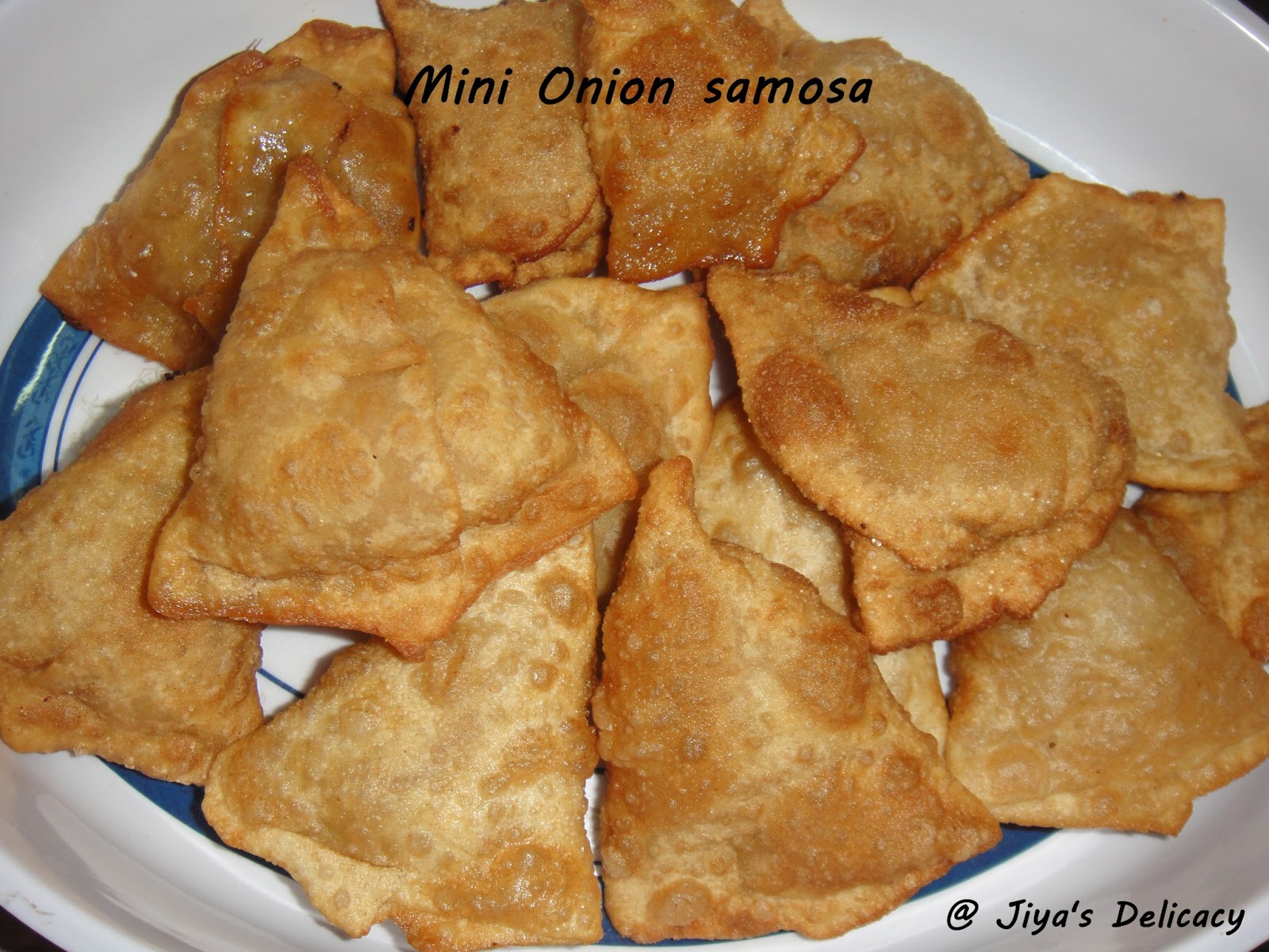 Jiya's Delicacy: Mini Onion samosa