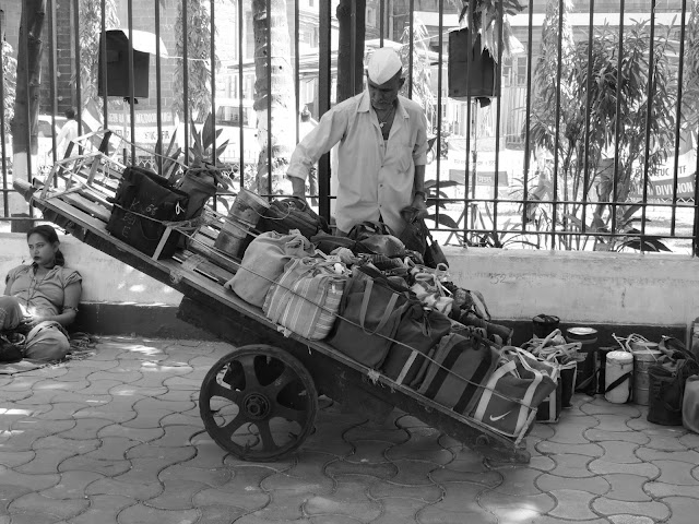BombayJules: The Mumbai Dabbawalas - Dabba Dabba Do!