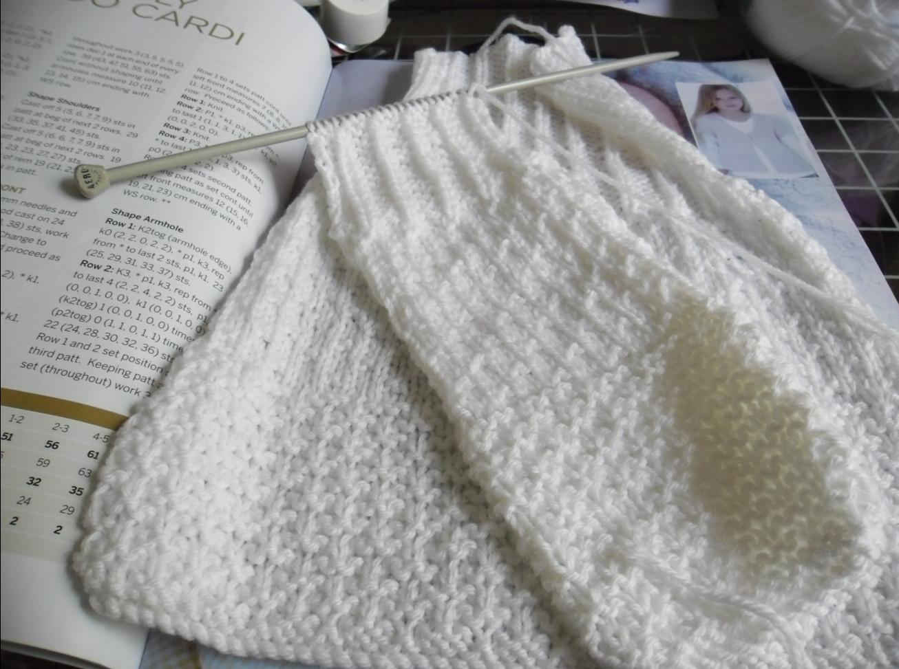 Blooming Lovely: Creative Knitting