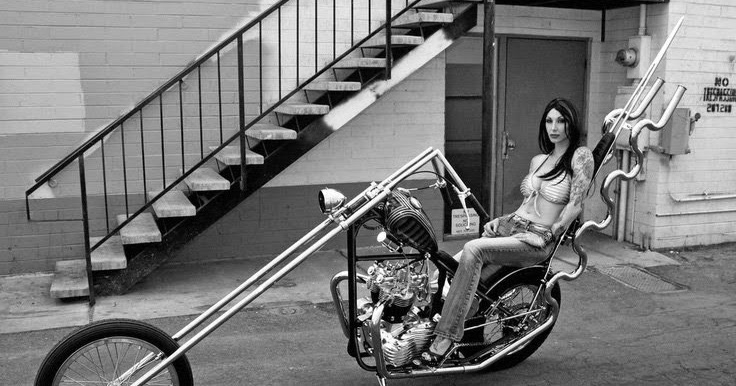 Mercenary Garage : Triumph Chopper Girl