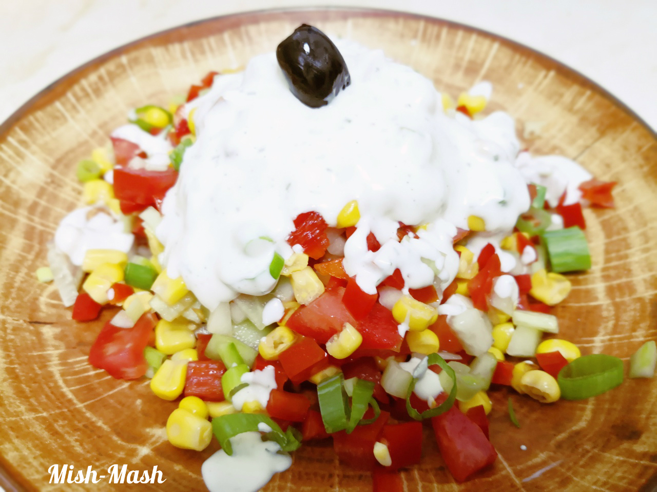 Пъстра салата с млечен дресинг - Mish-Mash