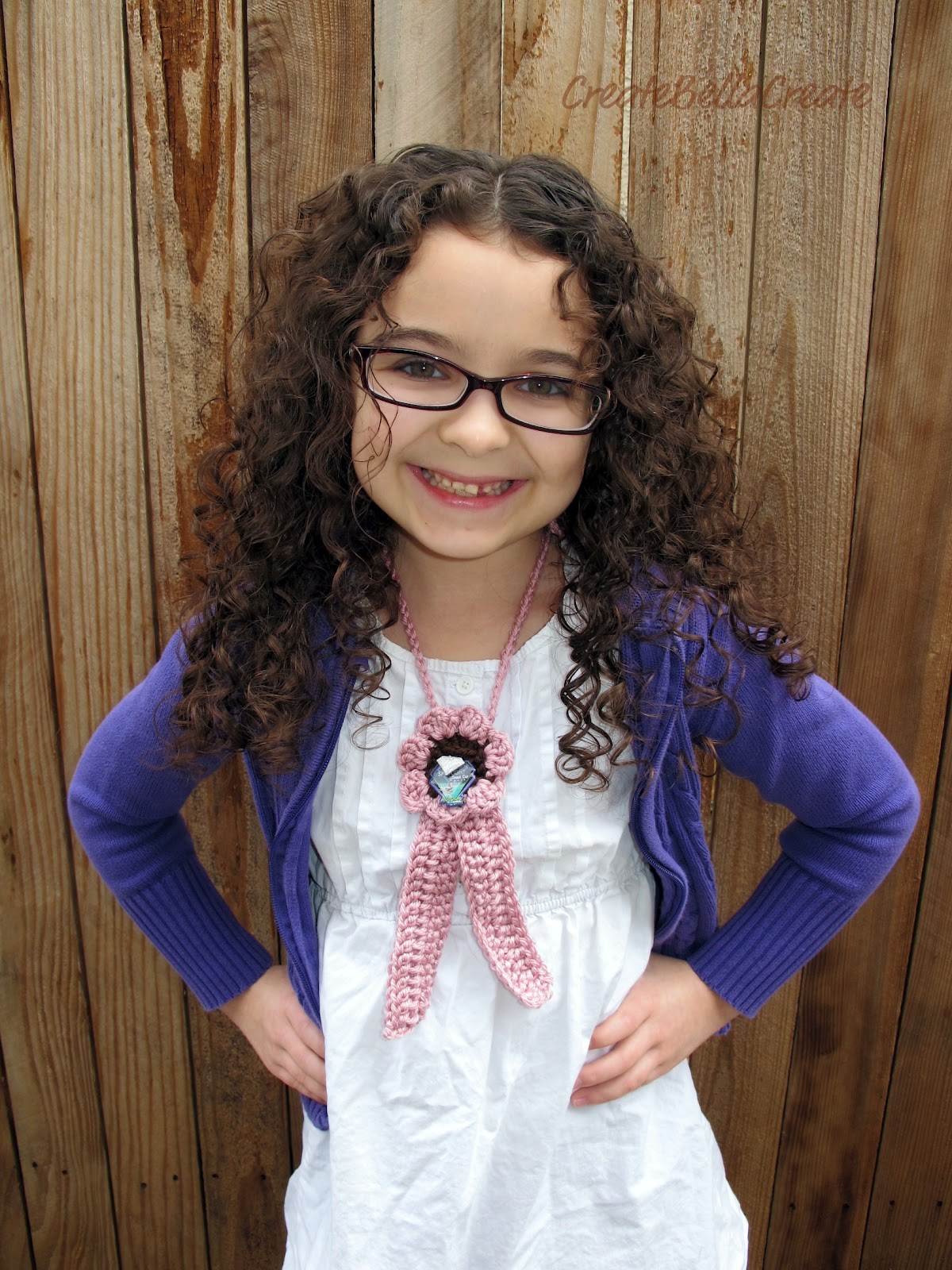 createbellacreate: Tutorial: Crochet an Award Ribbon