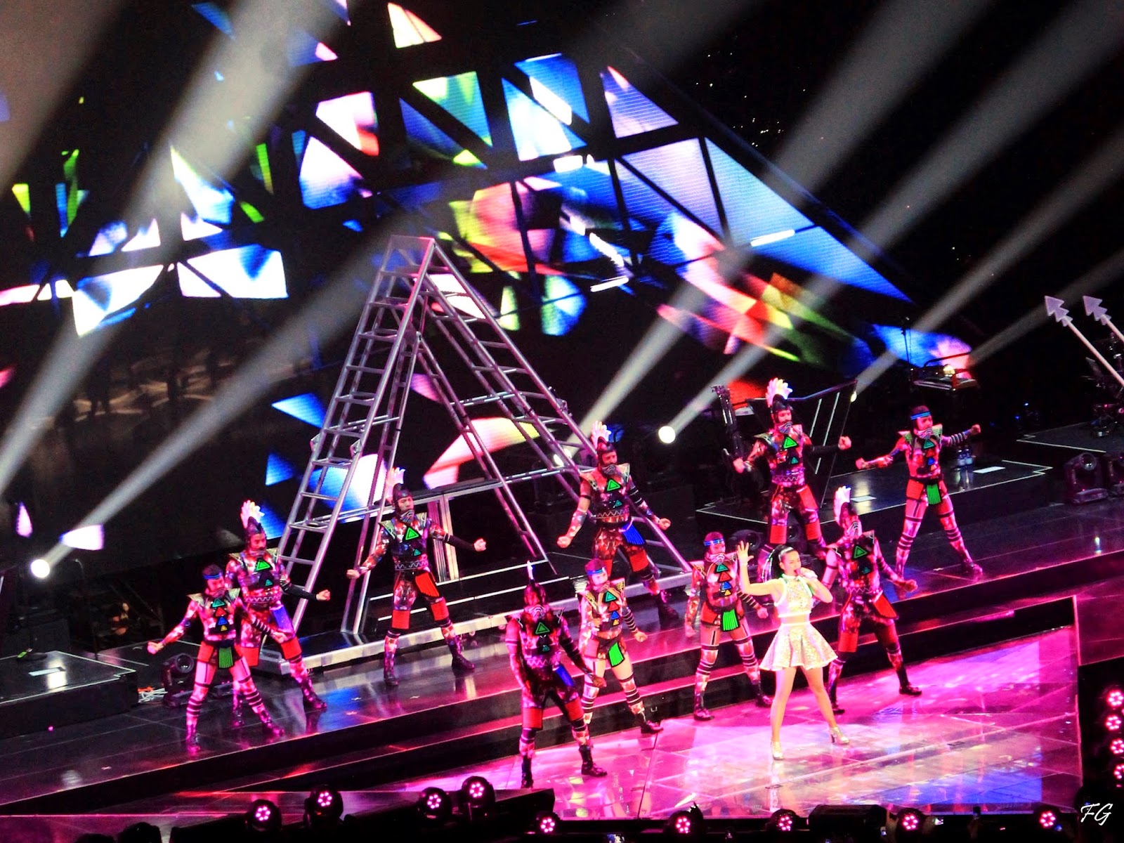 KATY PERRY – PRISMATIC WORLD TOUR | Best Star