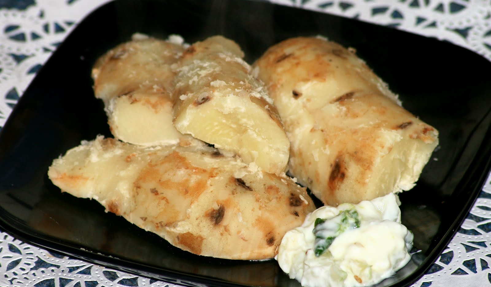 Third Kitchen: Chembu puzhungiyathu(Boiled Malanga)