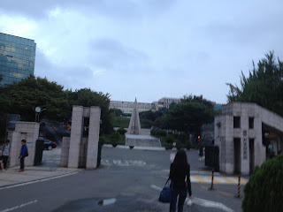 Rosa in Korea: Shinchon/신촌 + Night Out in Hongdae/홍대/Hongik University