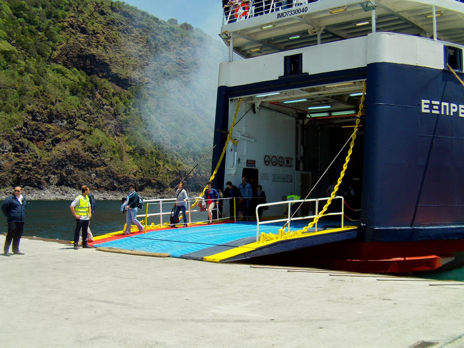 PORTO DA CALHETA: Express Santorini (2)