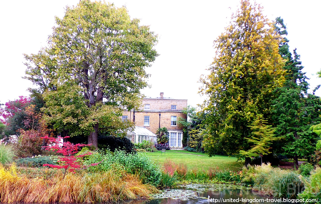 Stunning colours of Autumn in England - The Globe Trotter