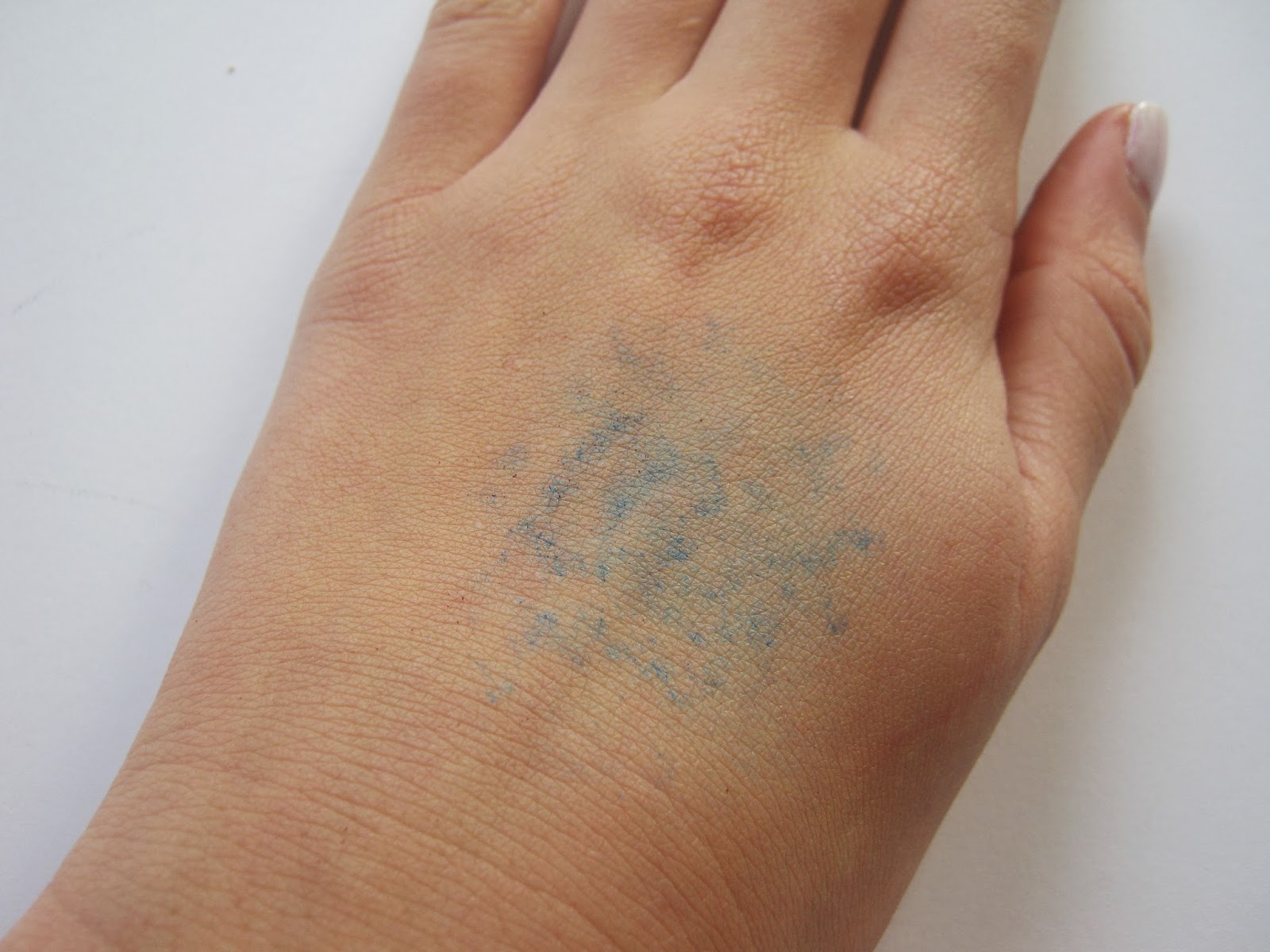 LolLoveLife: Quick Basic sfx bruise tutorial using face paint!
