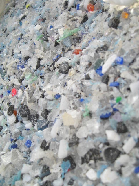 Recycling Plastics: PMMA Regrind (Acrylic Regrind)