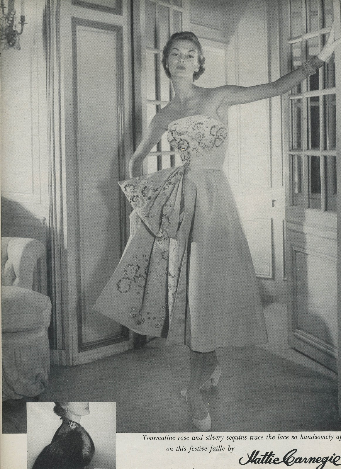 Dividing Vintage Moments : Fashion Inspiration Vogue October 1952