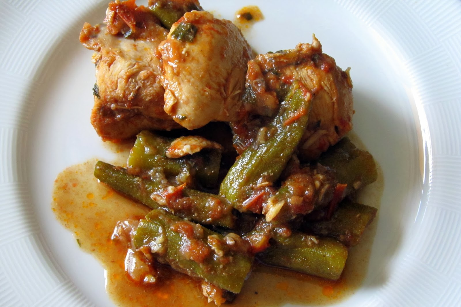 Paleo Receitas: frango com quiabo