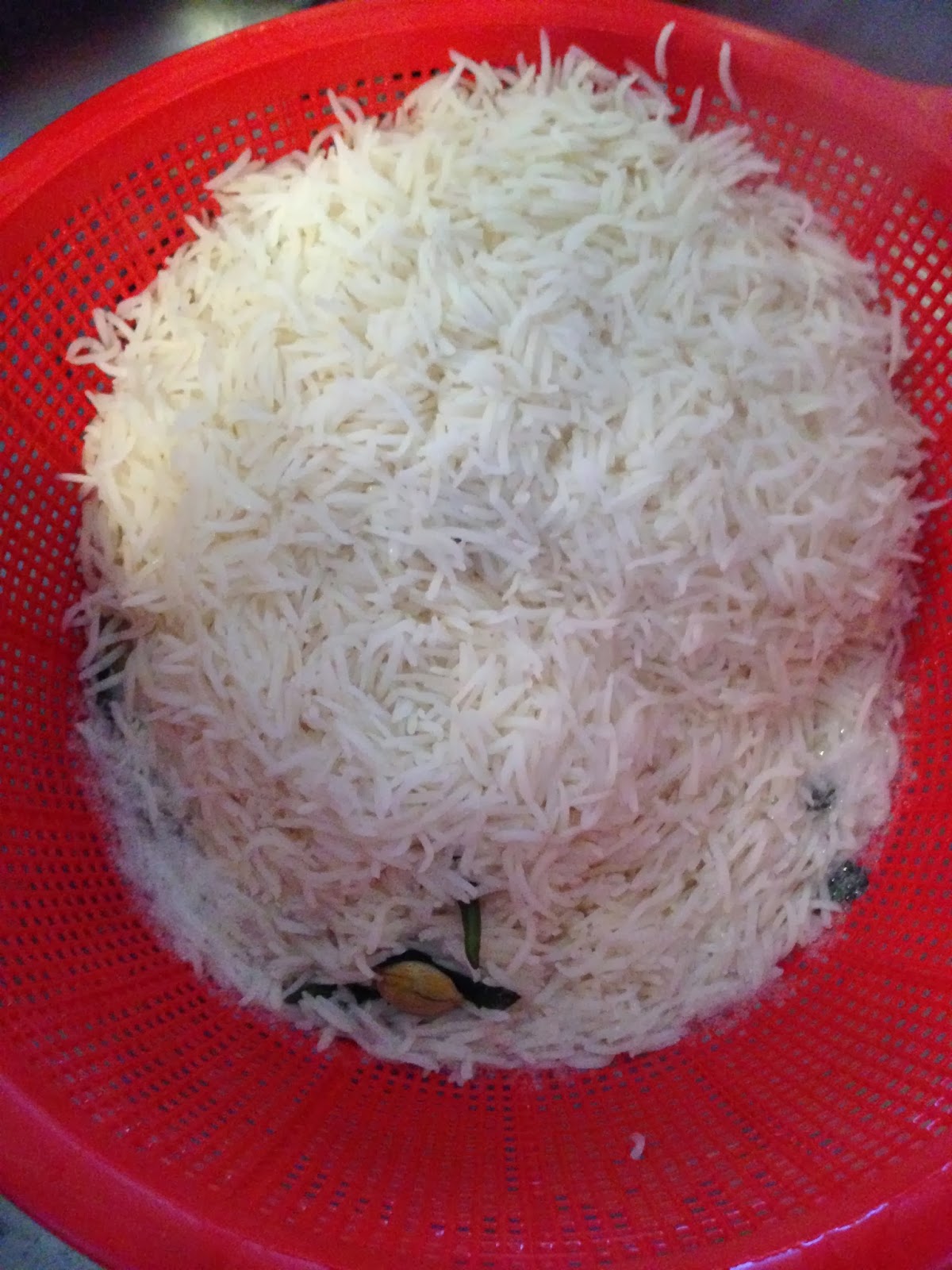 Achi Gori Bivi: Chicken Biryani (Flavorful Rice & Chicken dish)