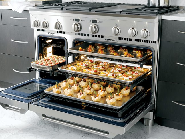 Cooking on the GE Monogram Dual Fuel Professional Range at the Monogram ...