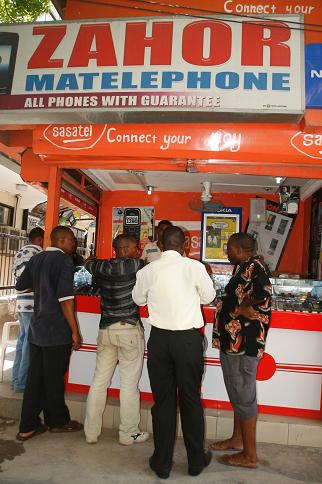 Burudan Mwanzo - Mwisho: ZAHORO MATELEPHONE AZINDUA UUZAJI WA SIMU MPYA ...