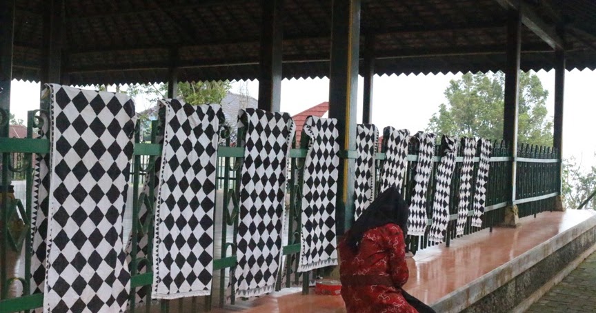 Berbagi Inspirasi: Inilah Akibatnya Membawa Pulang Kain Kampuh Dari Candi