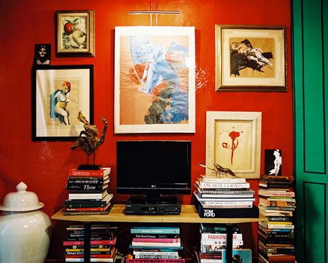 The Peak of Très Chic: Easy Decor Tip: Stack It Up!