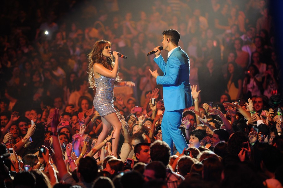 Joe Jonas hace dueto con Dulce María, setlist y foto MTV World ... Joe Jonas hace dueto con Dulce María, setlist y foto MTV World ...