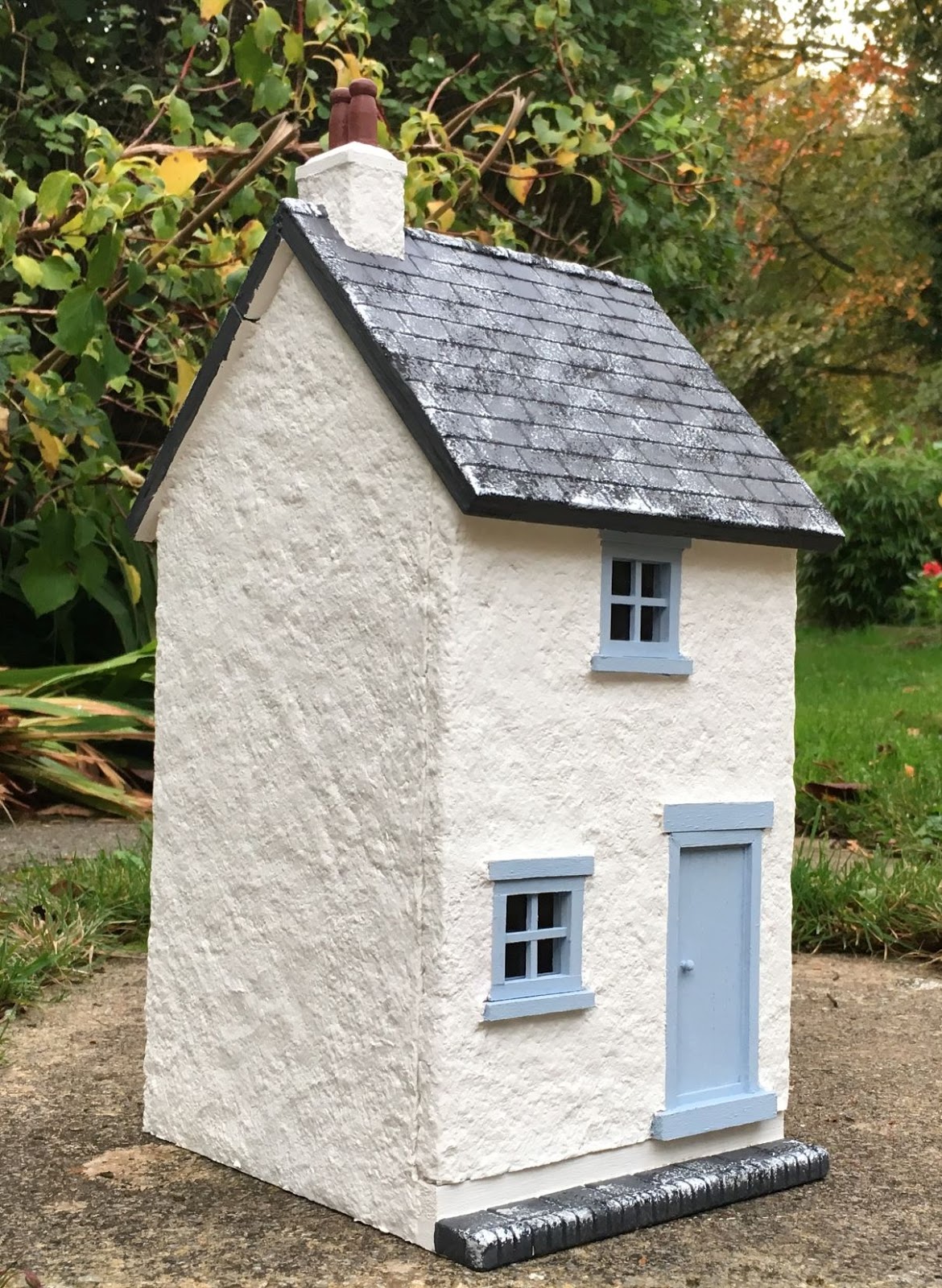 Julie's dolls house blog: 1/24th Scale 'Quay Cottage'