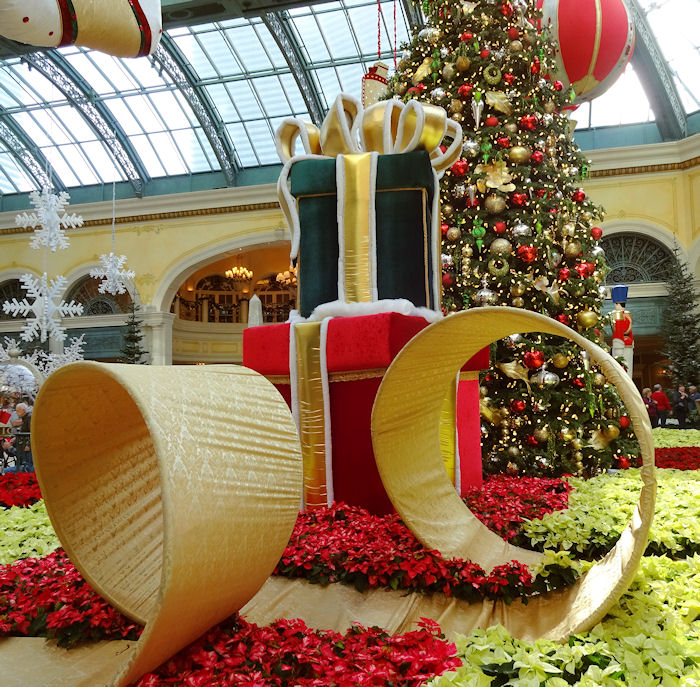 Left Field Wander: The Bellagio Conservatory Winter Floral Display