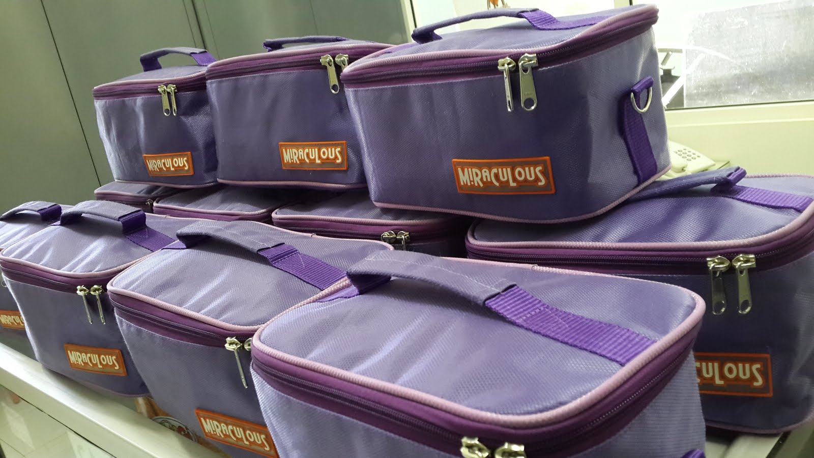 Pembuatan tas Custom Lunch box - Miraculous Productions