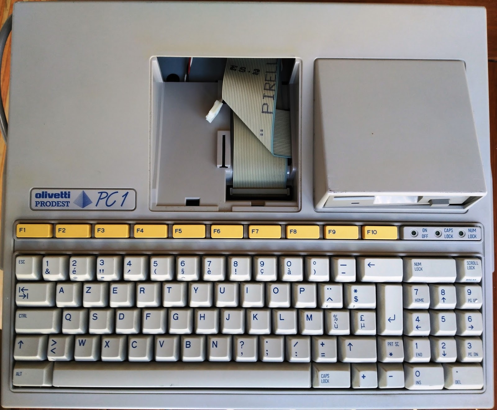 Retro Ordenadores Orty: Ordenador Olivetti Prodest PC1 (1987) (teclado ...
