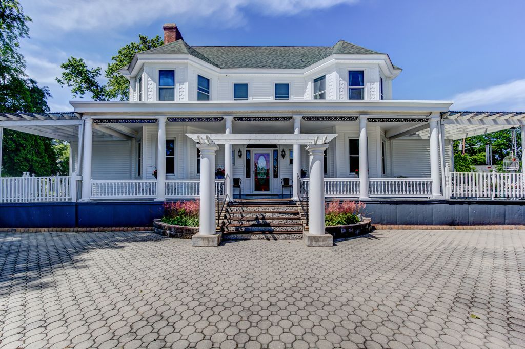 Sweet House Dreams: 1890 Victorian in Wilmington, Delaware