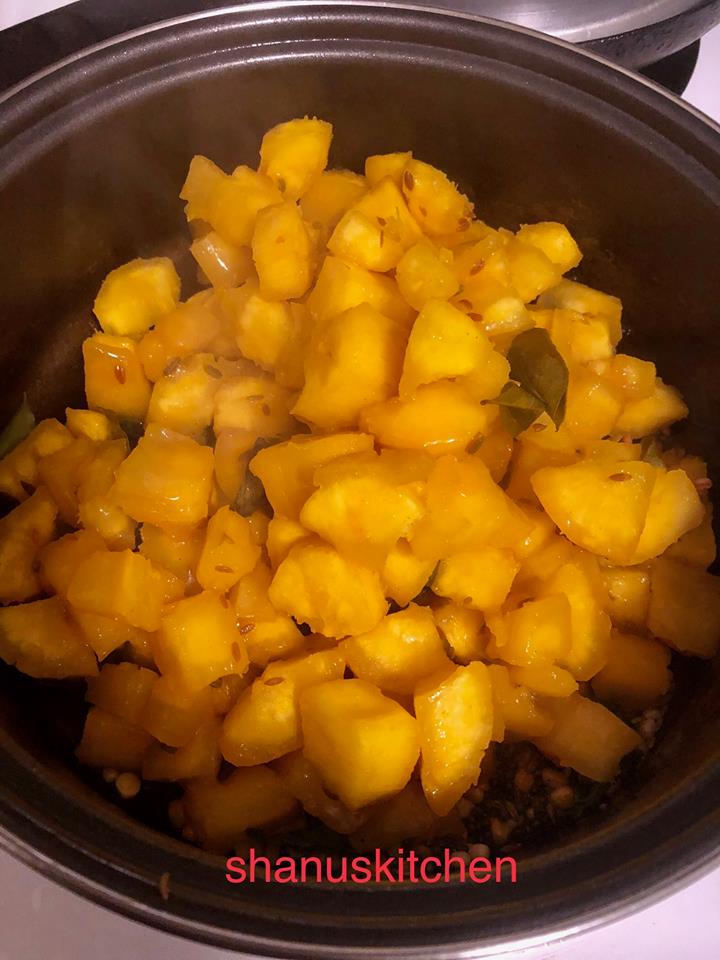 shanuskitchen: Roasted Cassava Curry