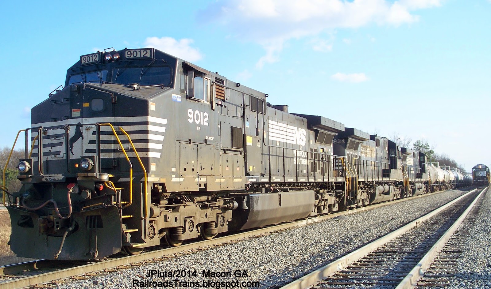 RAILROAD Freight Train Locomotive Engine EMD GE Boxcar BNSF,CSX,FEC ...