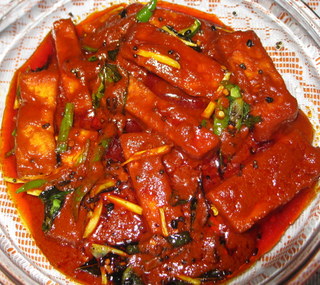 Kugan's Kitchen: KARUVADU PICKLE (dried fish pickle)