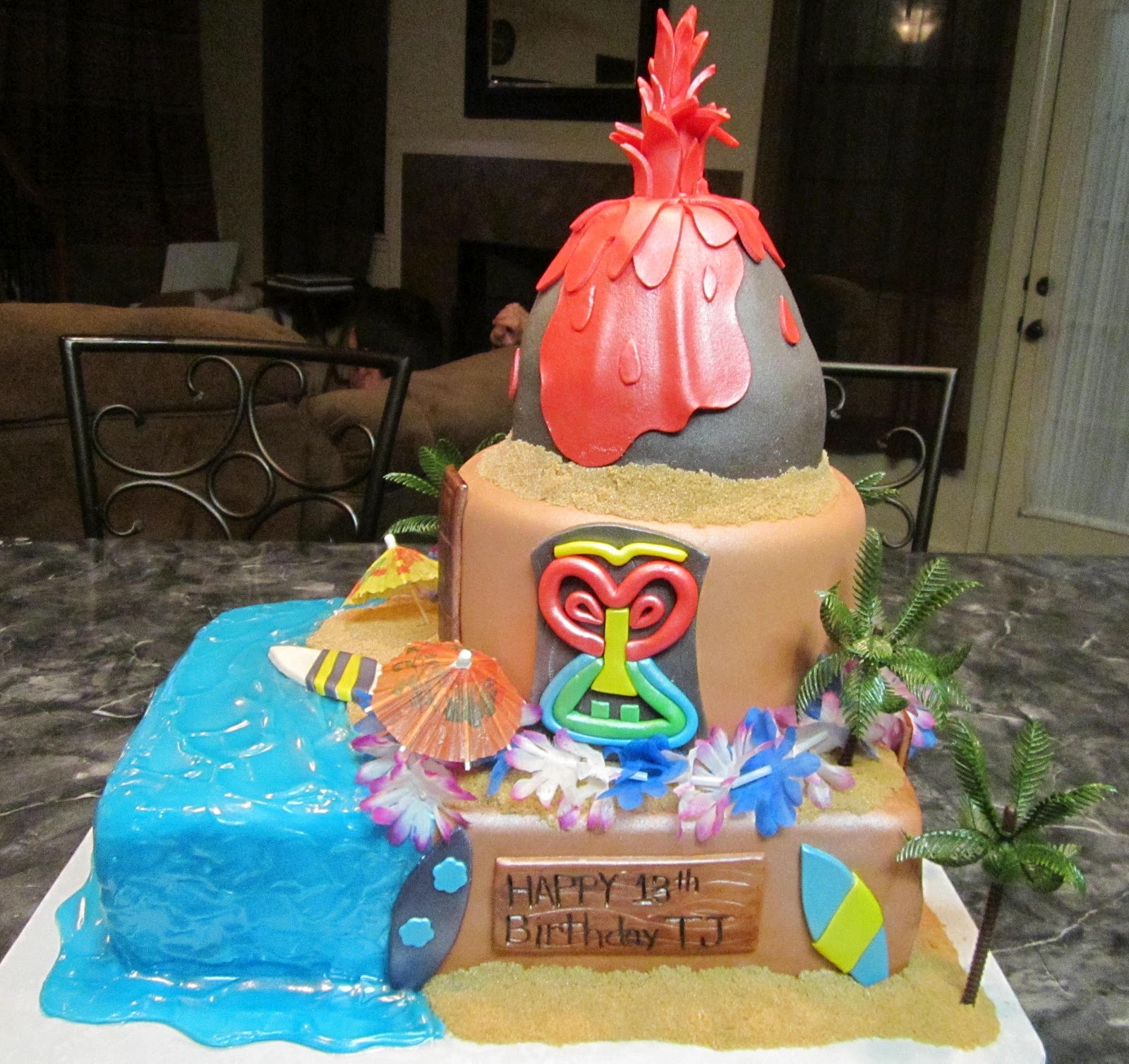 MyMoniCakes: Luau Tiki Mask / Volcano Cake