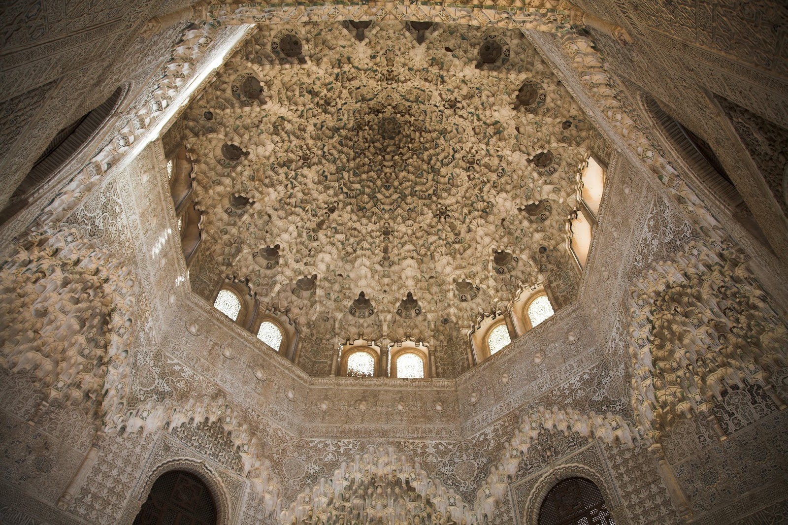 ISLAMIC ARCHITECTURE: Muqarnas