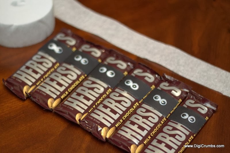 DigiCrumbs: Mummy Wrapped Candy Bars - Creative Halloween Candy Gift