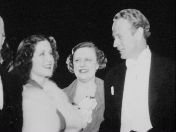 Leslie Howard: With Friends and Associates - Photos