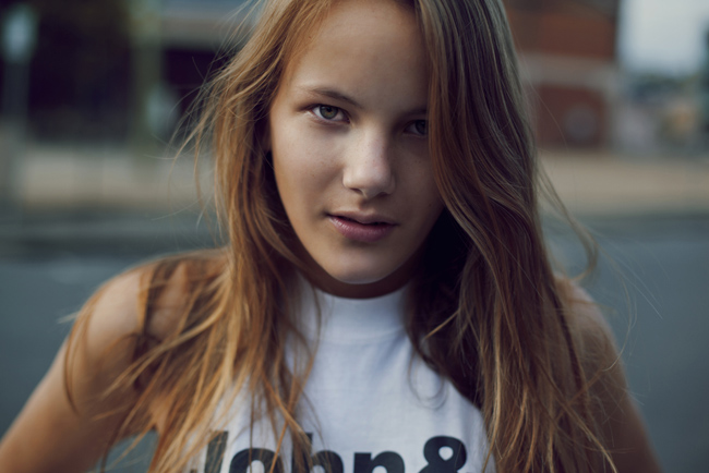 .Andrea Jankovic: JESS MITCHELL