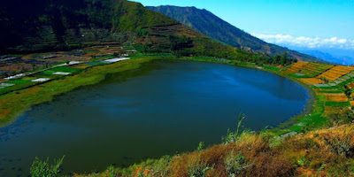 √ Wisata Telaga Merdada Dieng, Telaga Terluas Di Dieng yang Unik ...