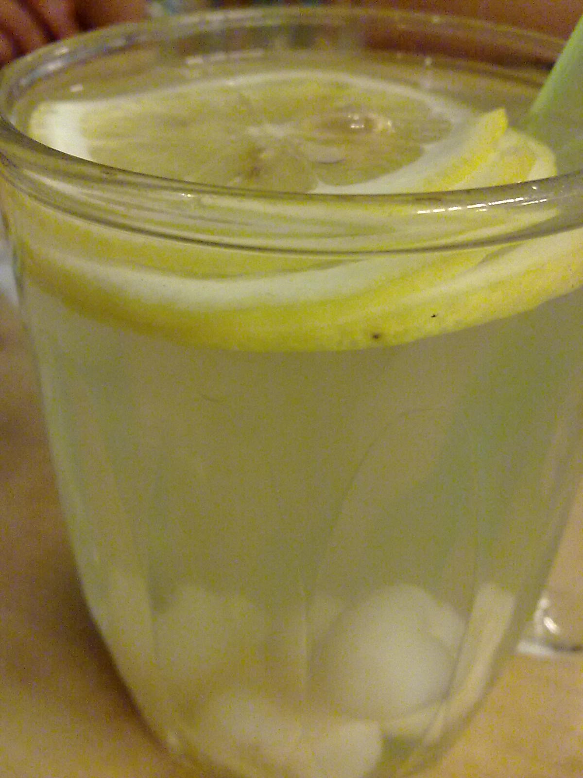 Memaknakan kehidupan dengan banyak memberi...: Air lemon longan...suam