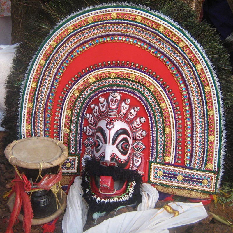 folklore: Thira and Poothan