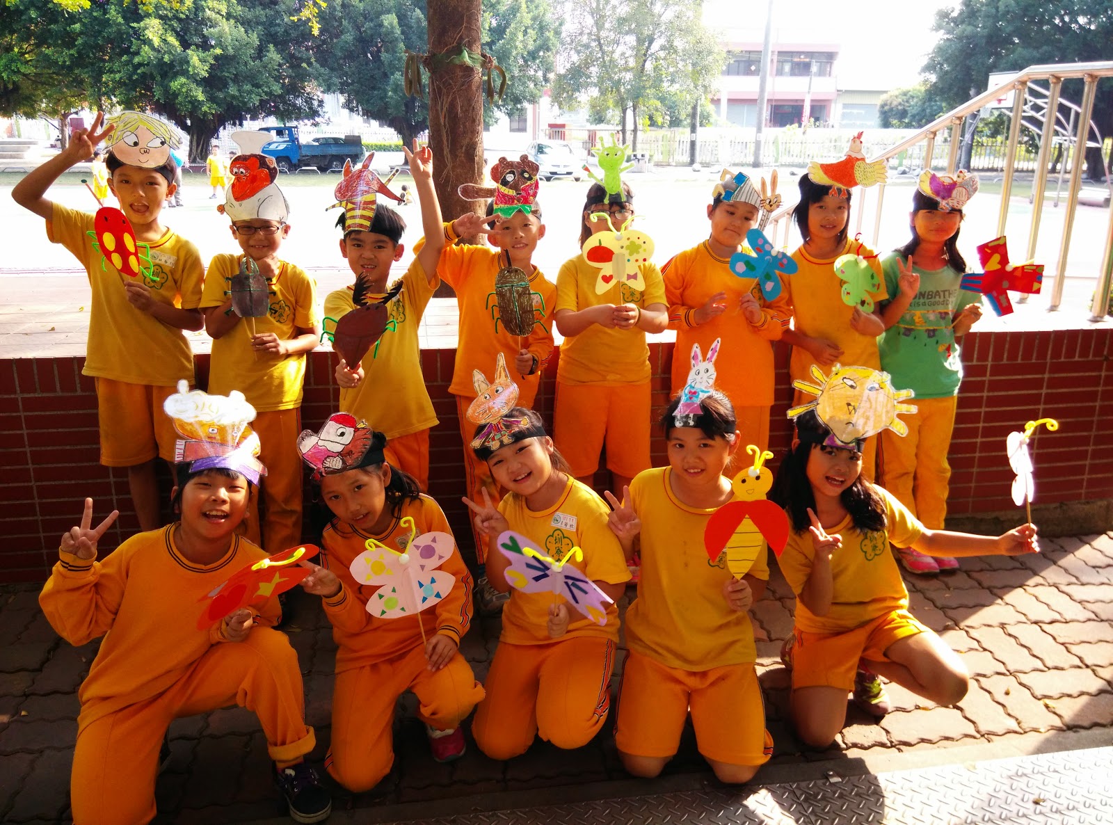 sufen教學花園札記: 103三甲_運動會進場裝扮