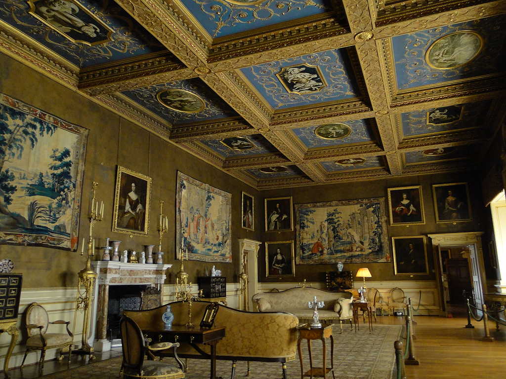 RAMBLES FROM MY CHAIR: Chirk Castle
