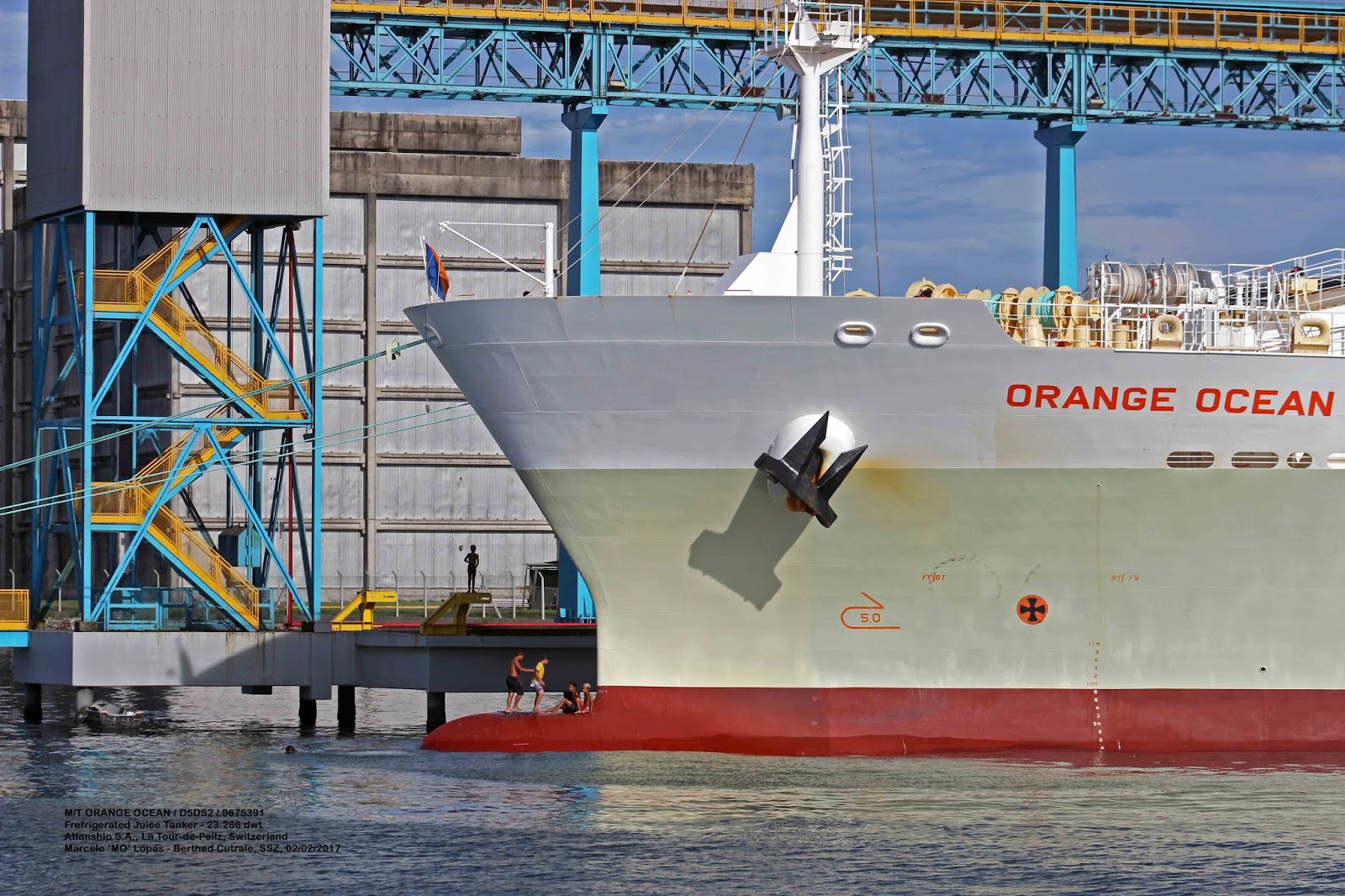 Santos Shiplovers: M/T Orange Ocean / D5DS2, Loading concentrated ...